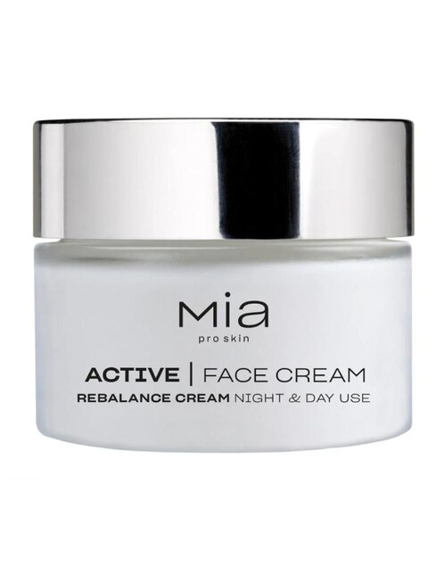 Crema facial recomendada para reafirmar día Mia Makeup para piel grasa 1